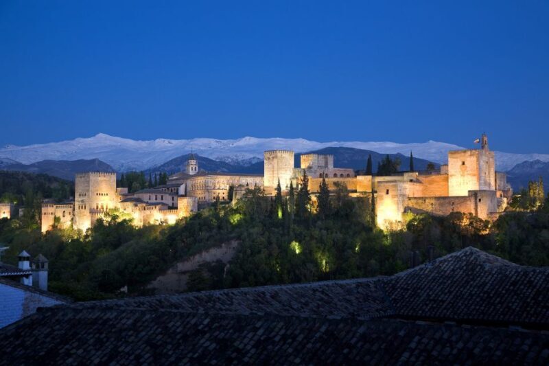 Granada: The Alhambra and Nasrid Palaces Guided Night Tour - Key Points