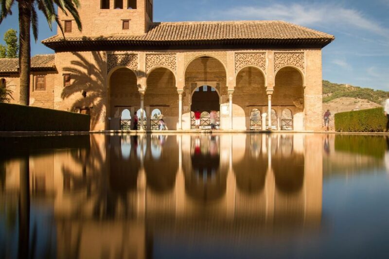 Granada: Tour of Alhambra, Generalife, and Nasrid Palaces - Who Should Book This Tour?