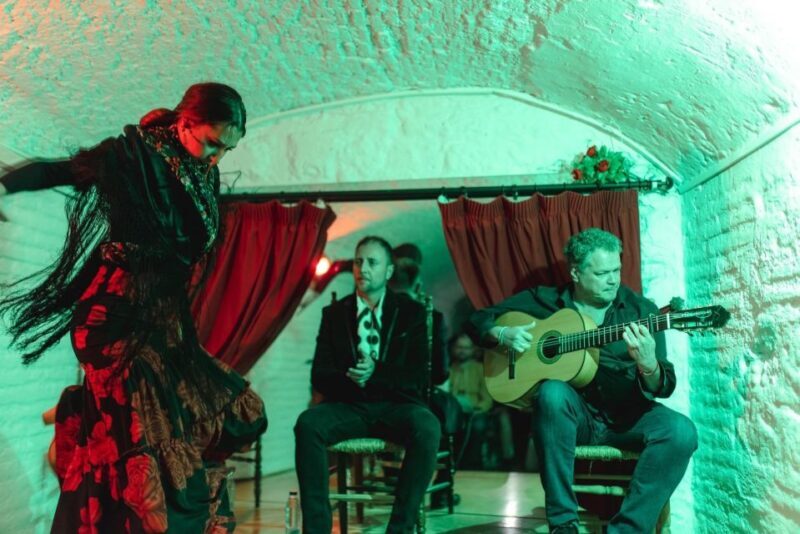 Granada: Traditional Flamenco Show in a Cave Entry Ticket - A Detailed Look at the Granada Flamenco Cave Show