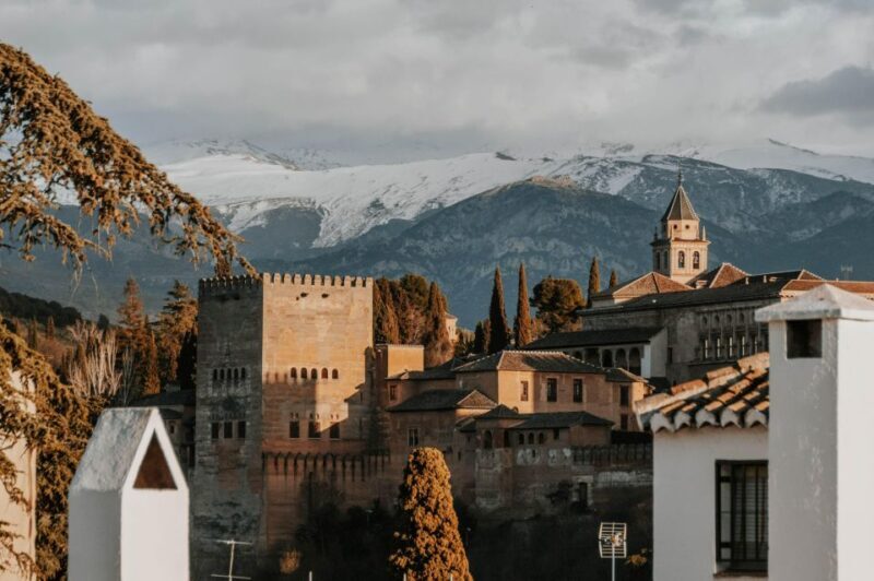 Granada: Walking Tour with Panoramic City Views - The Experience of Walking Granada