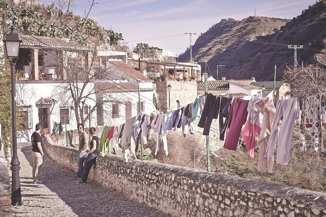 Granada's Hidden Treasures: Albayzin and Sacromonte Walking Tour - The Value of Guided Stories and Scenic Views