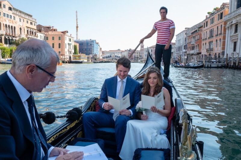 Grand Canal: Renew Your Wedding Vows on a Venetian Gondola - Key Points