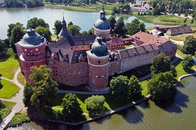 Grand Castle Tour Drottningholm and Gripsholm (private service) - FAQs
