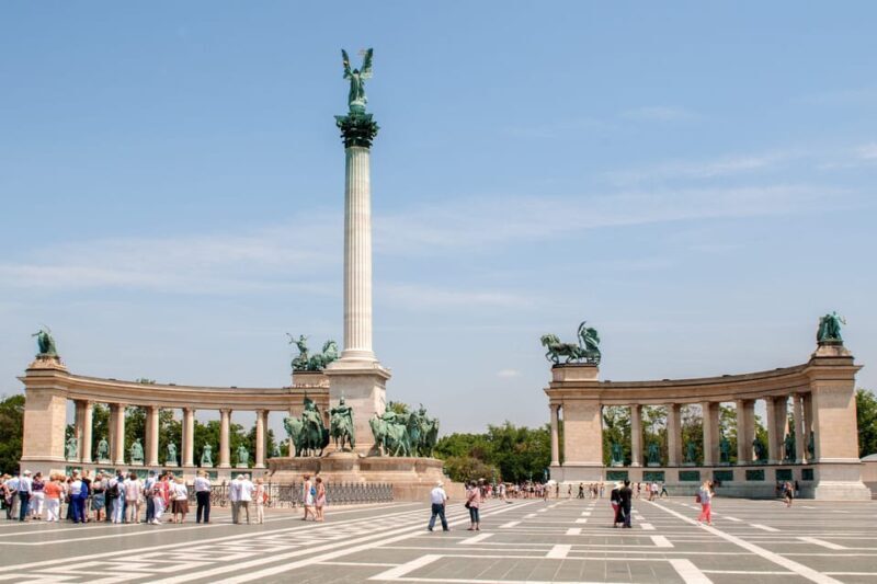 Grand City Tour & Madame Tussauds - FAQ