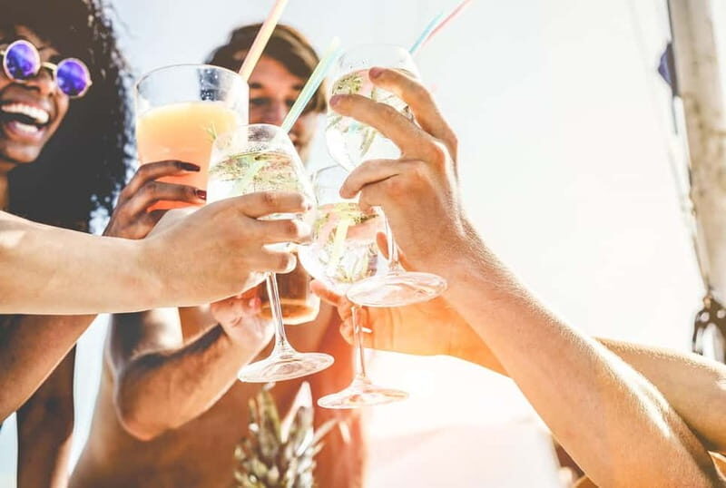 Grand Finale - SAIL-OUT: VIP Cruise with Snacks & Drinks - Overview of the Experience