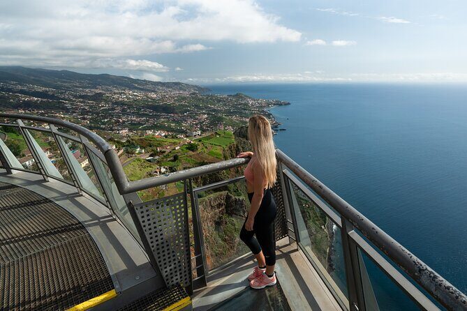 Grand Madeira Island Tour - Porto Moniz and Santana - Starting Off: Easy Pickup and Comfortable Transport