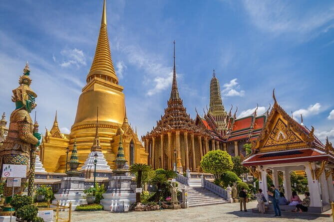 Grand Palace & Wat Phra Kaew Walking Tour with Professional Guide - The Itinerary: The Heart of Your Bangkok Visit