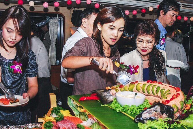 Grand Pearl: Luxury Dinner Cruise with Live Entertainment - The Overall Atmosphere and Crowd