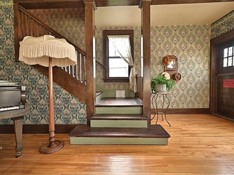 Grand Rapids: Judy Garland Museum Guided Tour - Group Size and Tour Dynamics