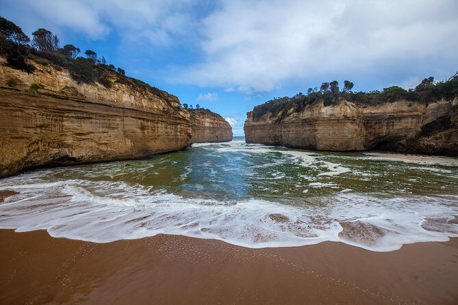Great Ocean Road and Wildlife Tour for Backpackers aged 18-35 - What Makes This Tour Stand Out?