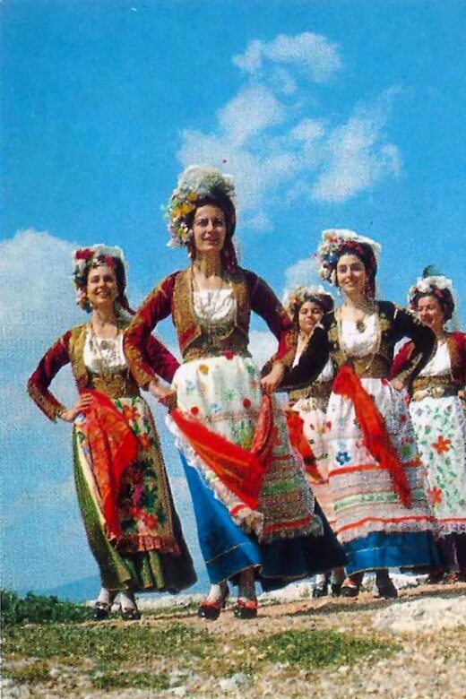 Greek dance lessons - An In-Depth Look at the Tour Experience