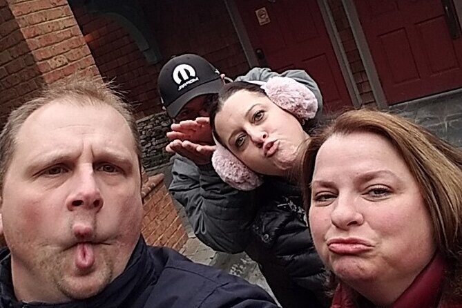 Green Bay City Scavenger Hunt Excursion by Crazy Dash - An Introduction to the Crazy Dash Experience in Green Bay