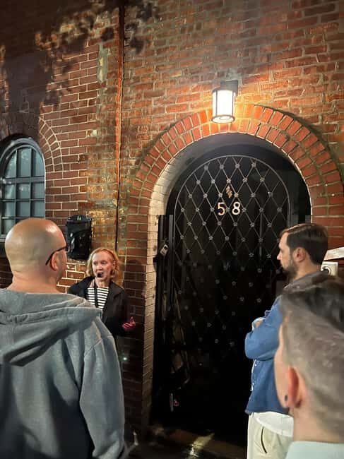 Greenwich Village: Ghosts & Haunted Washington Square Park - A Closer Look at the Tour Experience