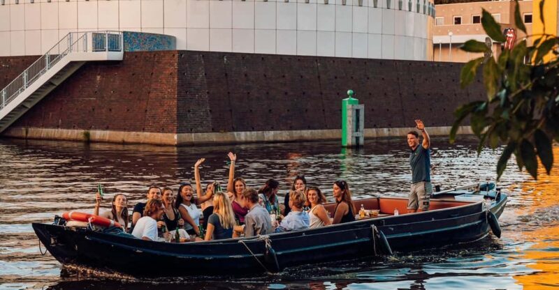 Groningen: City canal cruise (with unlimited drinks) - Who Will Love This Tour?