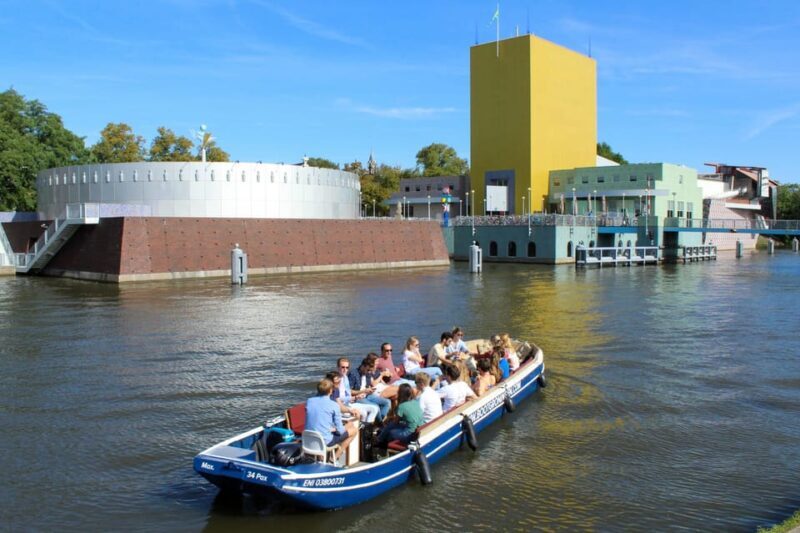 Groningen: Evening Cheese and Wine cruise - The Highlights in More Detail