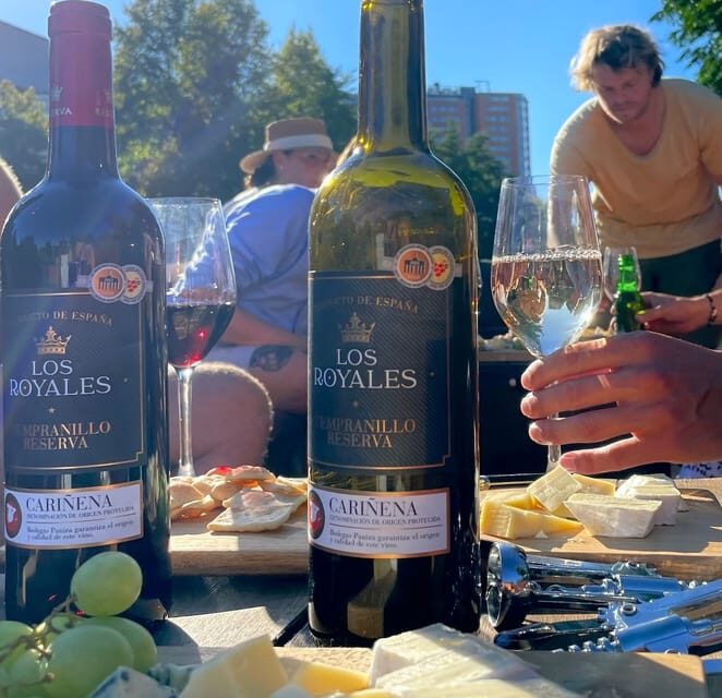 Groningen: Evening Cheese and Wine cruise - FAQ