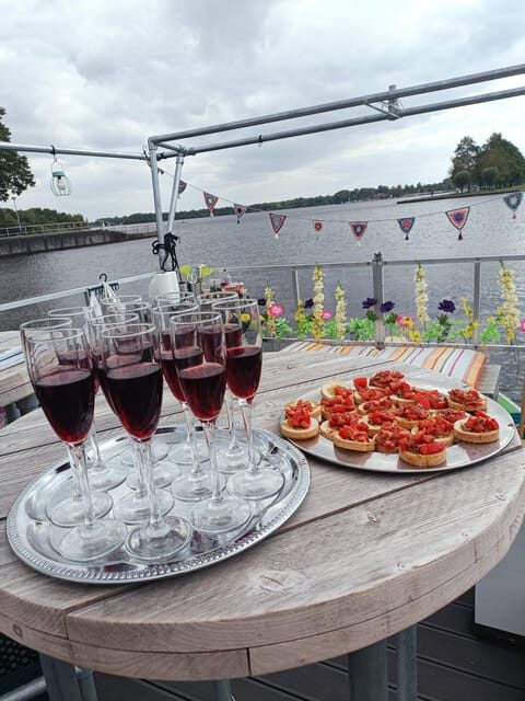 Groningen: Private Highlights BBQ with Drinks on the Lake - Practical Tips for Booking and Enjoying