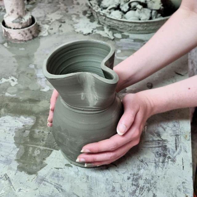 Grottaglie: Shape ceramics at the potter's wheel - Duration, Group Size, and Practicalities