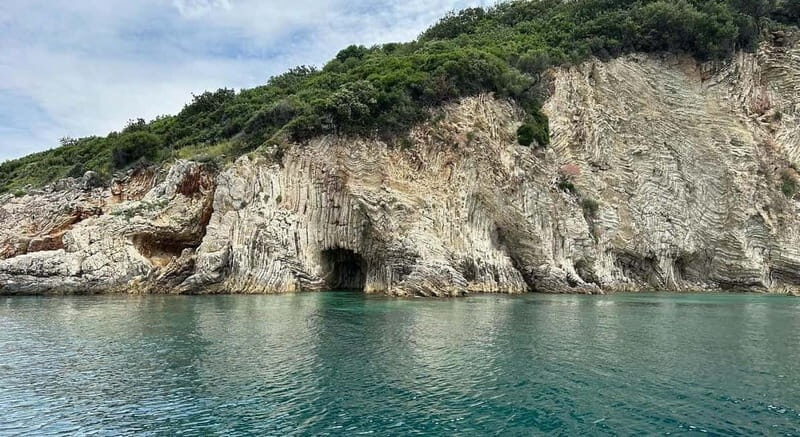 Group Boat Tour From Saranda to Krorez.Free Drink & Umbrella - FAQ