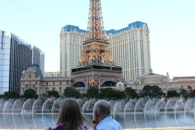 Group Discounted Walking Tour on the Las Vegas Strip with Photos and Champagne - Key Points