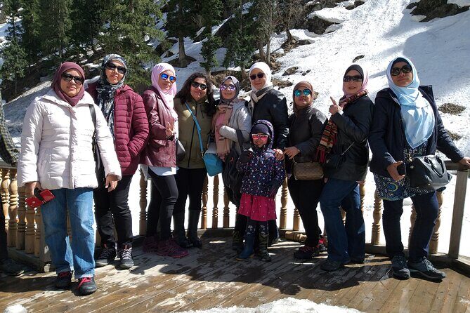 Group Kashmir Deluxe Tour & Tailored Ex Srinagar - Key Points