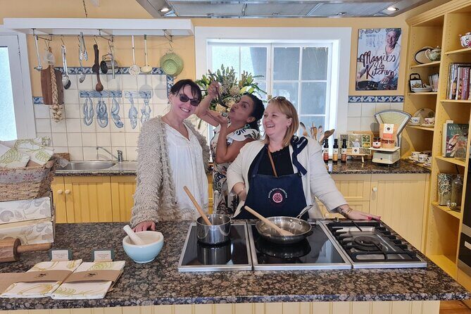 Group of Four Private Barossa Wine Tour with Lunch - The Sum Up