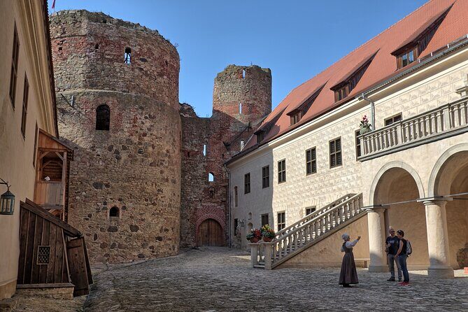 Group Tour: Hill of Crosses, Rundale Palace & Bauska Castle - Transportation and Group Dynamics