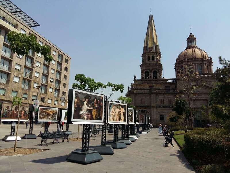 Guadalajara: Culture, Architecture, and Market Walking Tour - Key Points