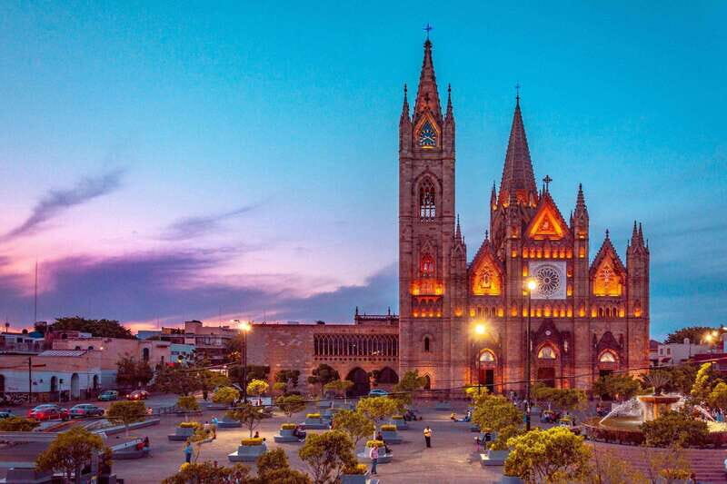 Guadalajara: Guided Tlaquepaque Night Tour with Hotel Pickup - The Highlights of the Guadalajara Night Tour