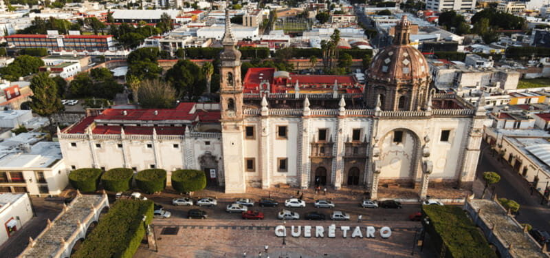 Guadalajara - Sierra Gorda by Motorcycle: SM Allende, Bernal, Guanajuato - Accommodation and Food: Comfort and Authentic Flavors