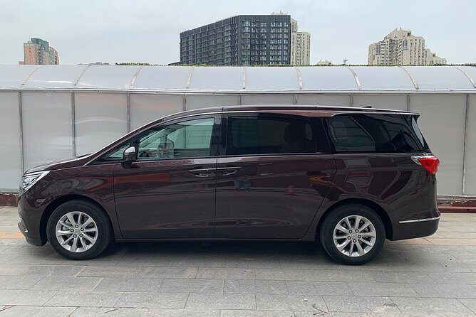 Guangzhou Baiyun Airport to Shenzhen private Transfer service. - How the Experience Unfolds