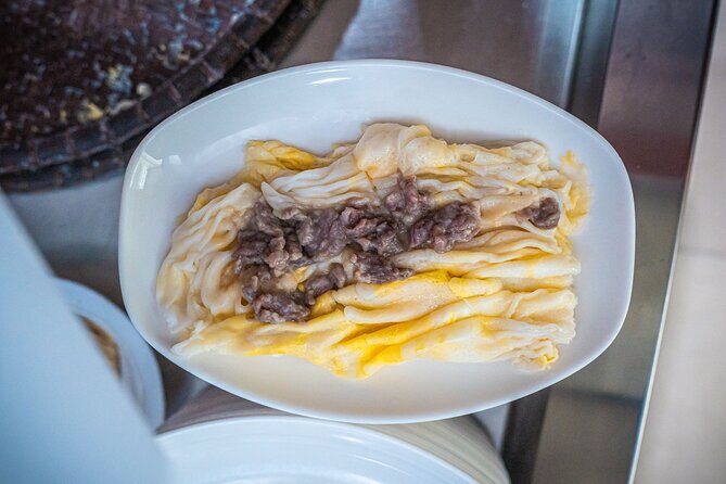 Guangzhou Evening Food Tour Through Local Neighborhood - Exploring Guangzhou Through Its Food and Neighborhoods