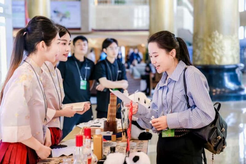 Guangzhou: Wholesale Market Tour with Translator - Key Points