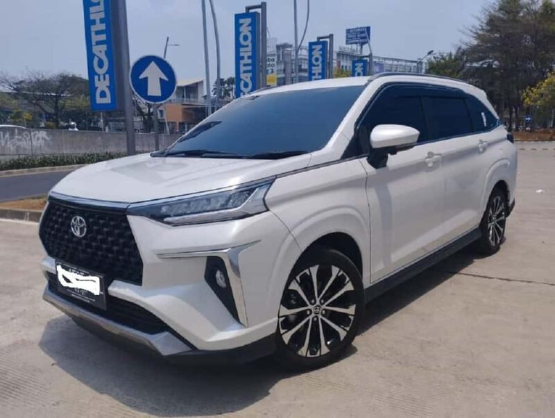 Guaranteed Borobudur Climb, Prambanan, and Entry Tickets - Practical Considerations