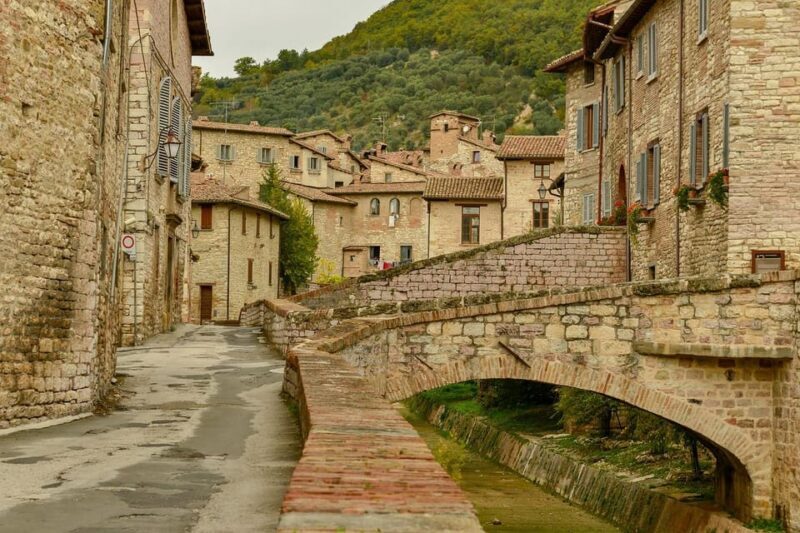 Gubbio guided tour with lunch & Visit of Sant'Ubaldo Church - Culinary Delights and Local Flavors