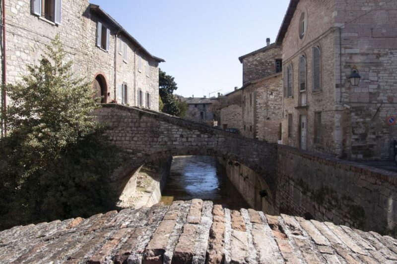 Gubbio: Old Town Guided Walking Tour with Piazza Grande - The Value of the Tour