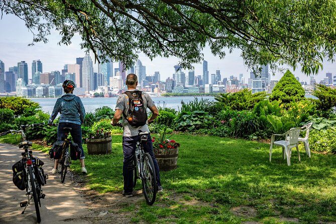 Guided Bicycle Tour - Toronto Waterfront, Island and Distillery - A Practical Look at the Toronto Waterfront Bicycle Tour
