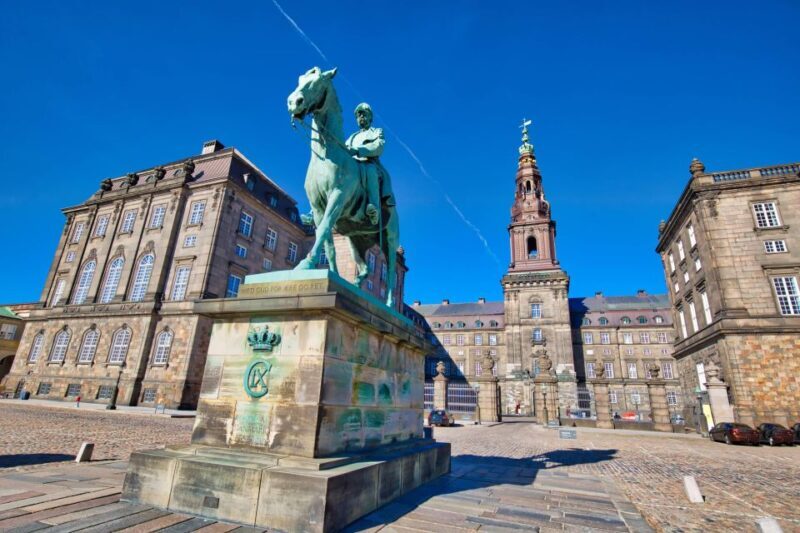 Guided Car Tour of Copenhagen City Center, Nyhavn, Palaces - FAQ