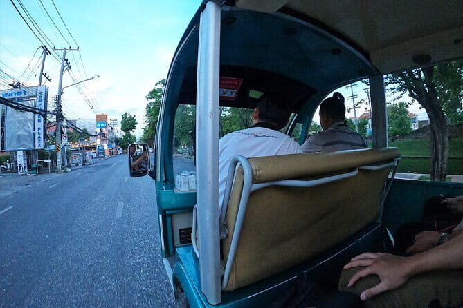 Guided Chiang Mai City Night Tour by EV Tram - Detailed Walkthrough of the Itinerary