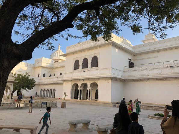 Guided Chittorgarh Fort Day Tour from Udaipur With Lunch - A Deep Dive into the Experience