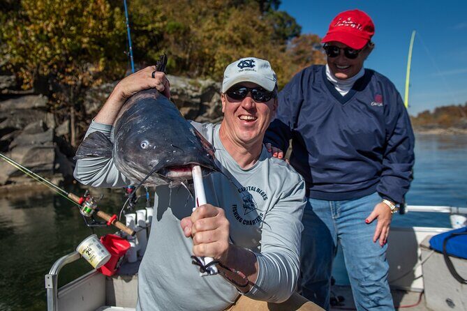 Guided Fishing Charter in Washington, DC - The boat: Comfort on the water