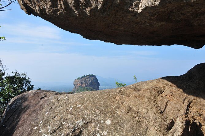 Guided Hike & Picnic with an Amazing View on Pidurangala Rock - Practical Tips for Travelers