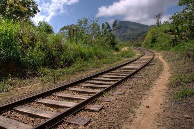 Guided Hike to Little Adams Peak and Nine Arch Bridge - FAQ