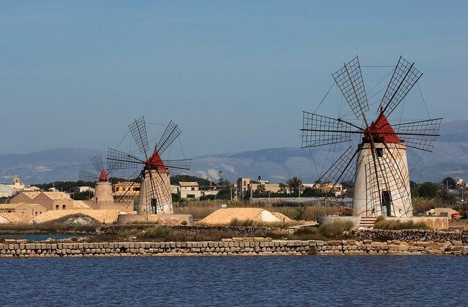 Guided kayak tour inside the Stagnone of Marsala - Key Points