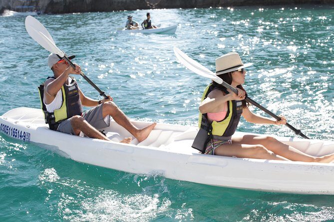 Guided Kayak Tour To The Arch - Getting a Feel for the Scenic Landmarks