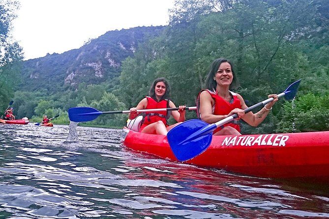 Guided kayaking on the Nalón river Oviedo - A Deep Dive into the Kayaking Experience in Oviedo