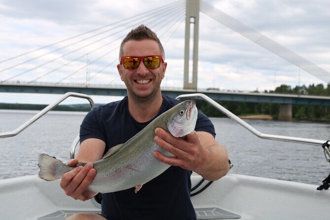 Guided Midnight Sun Fishing and Sightseeing Boat Tour - Discovering Rovaniemi from the River: A Detailed Look