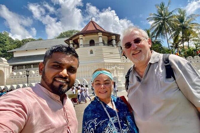 Guided Multi-Day Journey around Sri Lanka with Expert Driver - Introduction: A Journey into the Heart of Sri Lanka