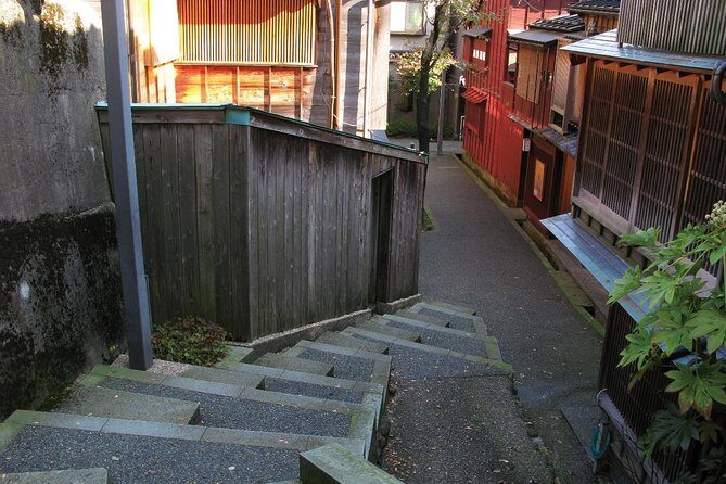 Guided Night Tour to Feel the Samurai Culture in Kanazawa - An In-Depth Look at the Kanazawa Night Tour