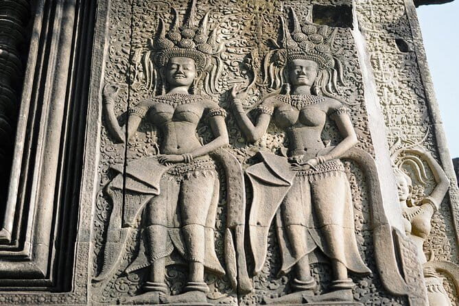 Guided Private Tuk Tuk Tour to Angkor Wat and Small Circle with Two Extras - Key Points